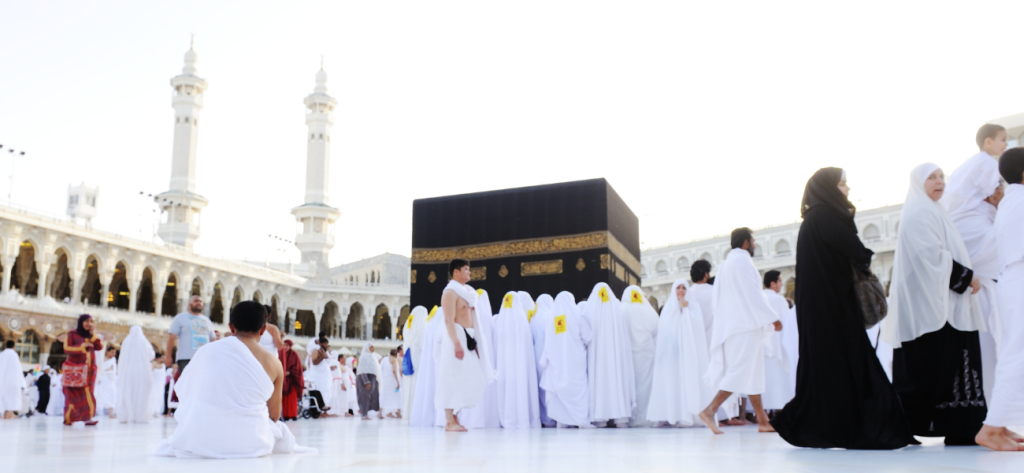 Journey to Mecca: Umrah Rituals and Visa Essentials